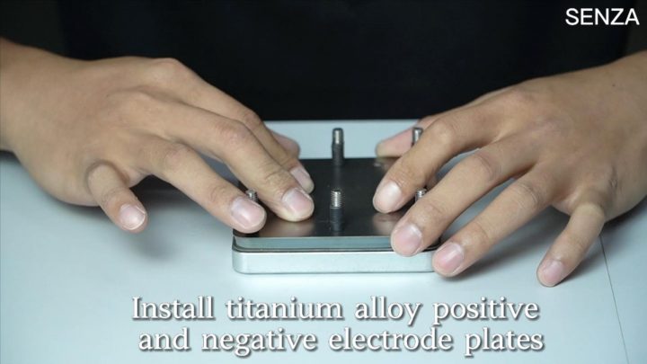 Install titanium alloy positive and negative electrode plates
